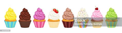 휘핑크림 세트를 곁들인 컵케이크 다양한 밝은 축제 다채로운 케이크가 줄지어 있습니다 달콤한 디저트의 벡터 만화 그림입니다 컵케이크에 대한 스톡 벡터 아트 및 기타 이미지