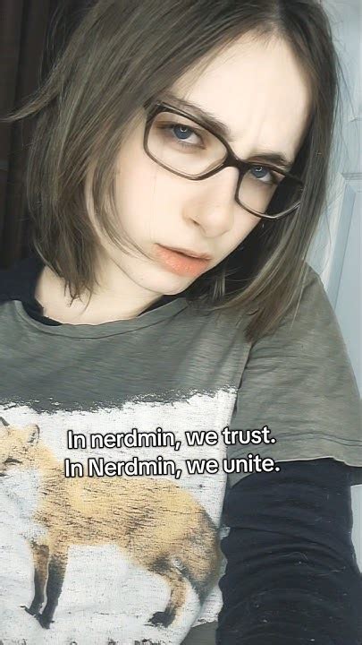 Nerdmin Arlert Cosplay Armin Nerdmin Attackontitan Youtube