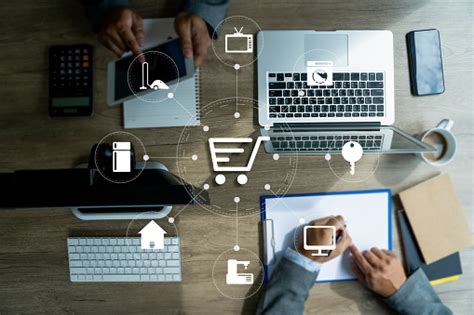 기술 전자 상거래 인터넷 글로벌 마케팅 구매 계획 및 은행 개념을 사용하는 비즈니스 사람들 개념에 대한 스톡 사진 및 기타 이미지 개념 전자 상거래 2명 Istock