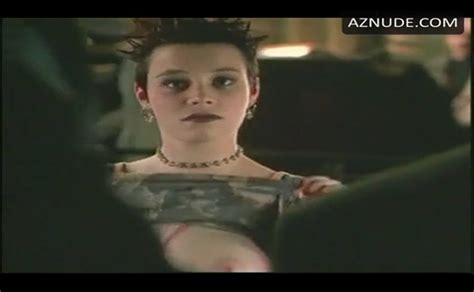 Elizabeth Hanes Breasts Scene In Cold Blooded AZNude