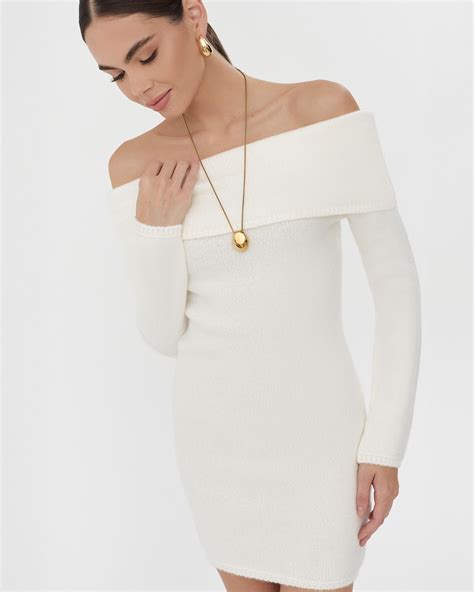 Сукня трикотажна з відкритими плечима