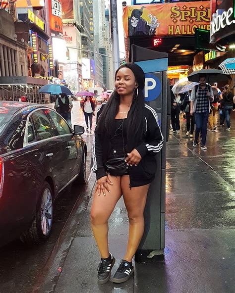 Yemi Alade Flaunts Hot Legs As Her Video Hit Million Views In Weeks Photo Celebrities