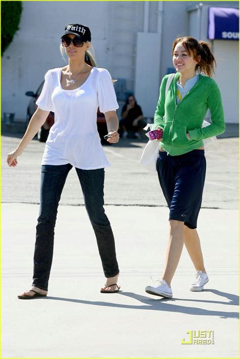 Miley Cyrus Is A Paparazzi Magnet Photo 1023531 Photos Just Jared