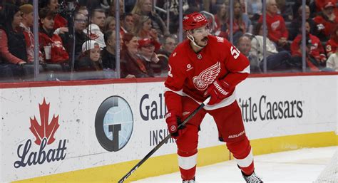 Detroits Record Without Travis Hamonic Underscores Misstep In Summer
