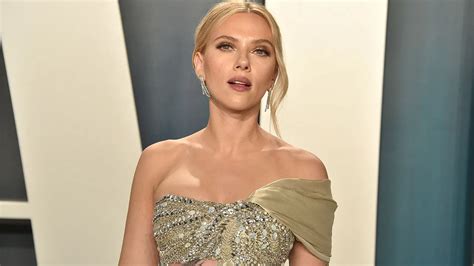 سكارليت جوهانسون أدواري في البداية كانت معتمدة على أنوثتي