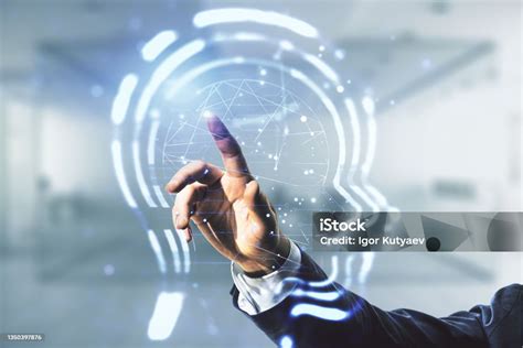 남자 손 은 흐린 사무실 배경에 인간의 머리 홀로그램과 추상가상 의 가상 인공 지능 인터페이스와 작업 다중 노출 만짐에 대한 스톡 사진 및 기타 이미지 Istock