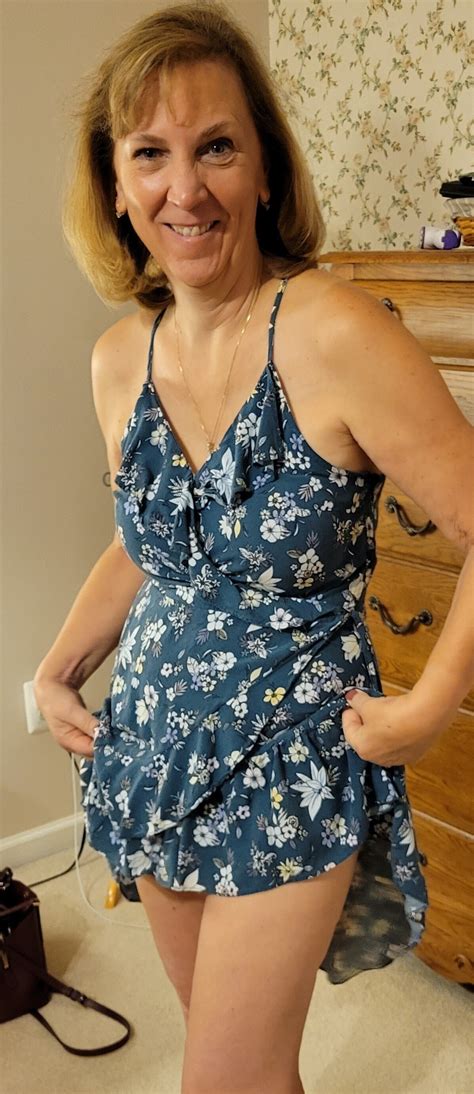 Mature Wife Connie Shesfreaky