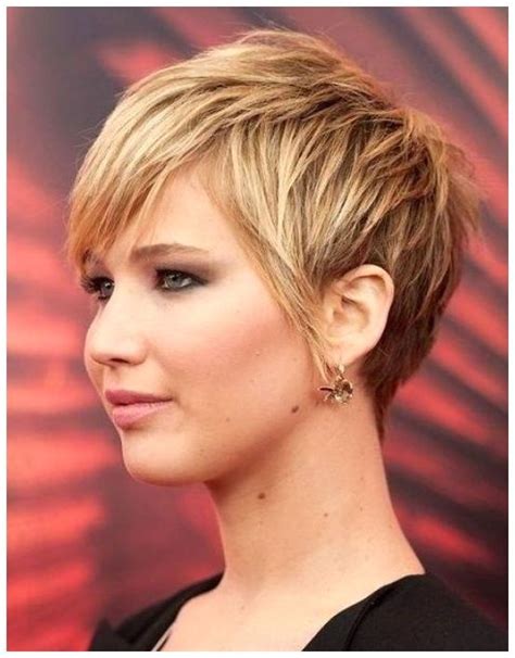 20 Best Short Hairstyles For Square Faces