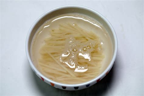 새우 속을 채운 리치와 감자튀김 레시피