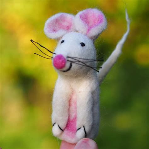 3 D Finger Puppet White Mouse