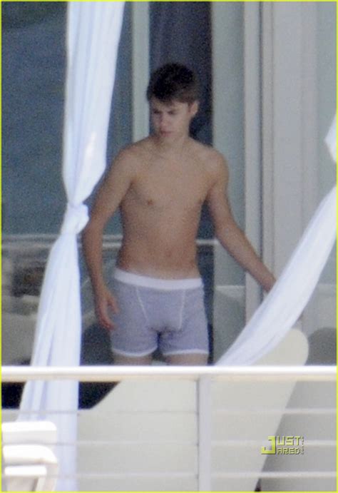 Justin Bieber Shirtless Time In Miami Photo Justin Bieber