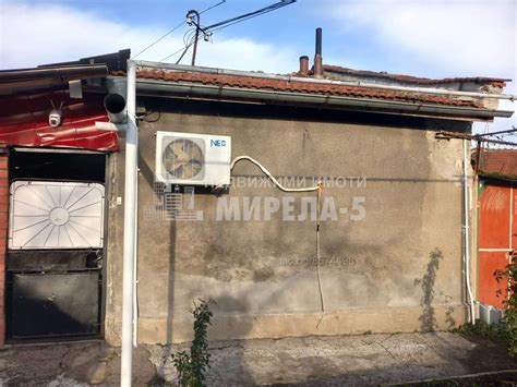 Русе Малка къща за продажба Едноетажна къща 38 кв м РЗП 46 кв м двор Къщи Вили Тракцията Р