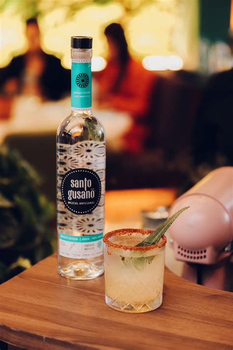 Carlos Rivera Y Santo Gusano Ponen En Alto El Legado Del Mezcal En