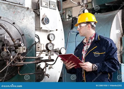 Assistente Tecnico Sul Lavoro Fotografia Stock Immagine Di Ingegnere