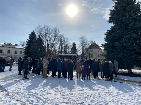 Жовква провела в останню путь захисника України ФОТО Читайте на Ukr Net