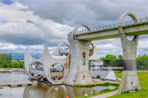 폴 커크 휠 조합 운하와 포스와 Clyde 운하 연결 회전 보트 리프트 그것은 2002 년에 열었다 스코틀랜드 폴커크휠에 대한 스톡 사진 및 기타 이미지 Istock