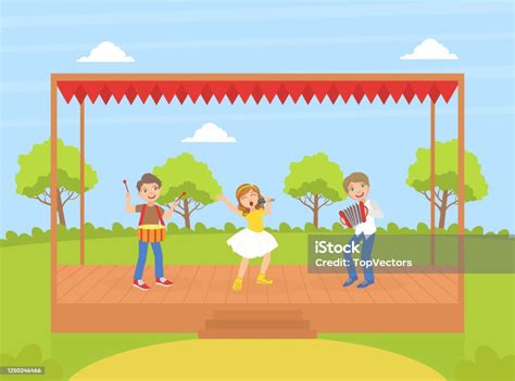 악기를 연주하고 무대 야외에서 노래하는 귀여운 소녀와 소년 콘서트 또는 음악 축제 벡터 일러스트에서 공연 재능있는 젊은 뮤지션