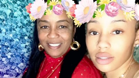 Surprised My Mom With 1000 Youtube