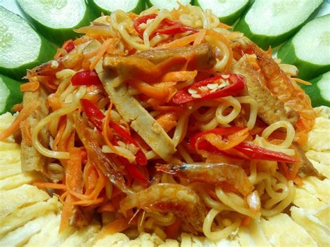 Premium Photo Directly Above Shot Of Fried Noodles With Prawns