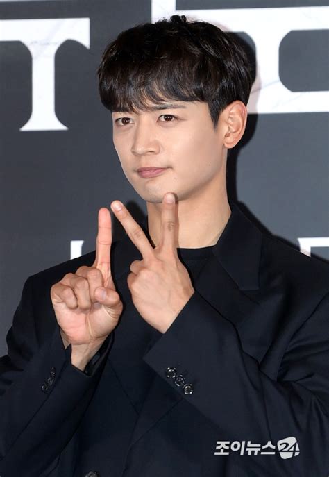 포토 뉴 노멀 최민호 홍보 요정의 N