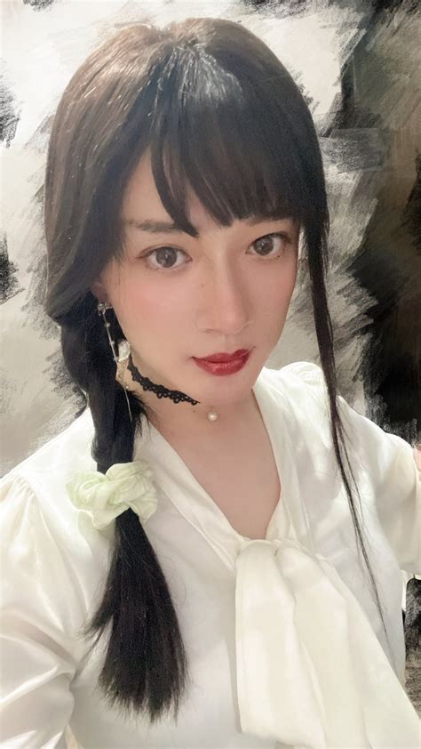 On Twitter Crossdresser