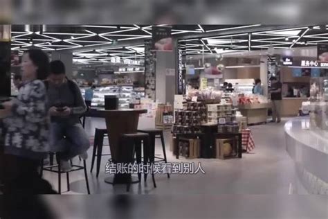印度土豪来中国炫富 商场里发现“新玩意” 大呼 中国真发达玩意中国土豪