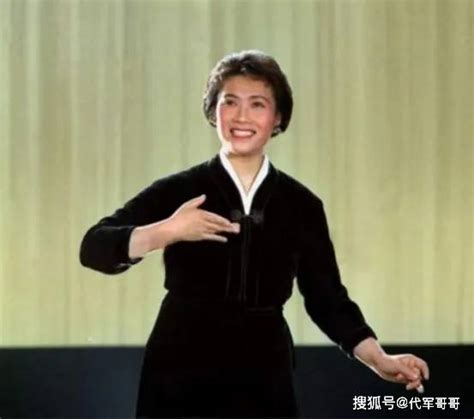 东方夜莺朱逢博与骨灰盒相伴16年儿子成心中遗憾 施鸿鄂 施劲 事业