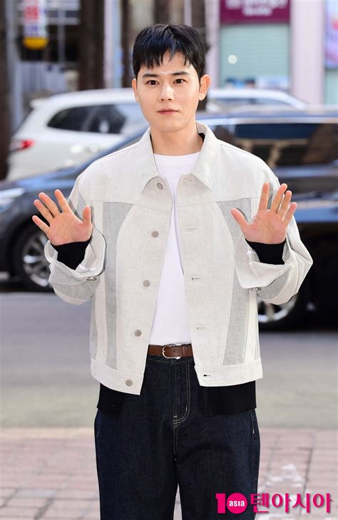 Ten포토김동준 사복입은 현종고려거란전쟁 종방연 텐아시아