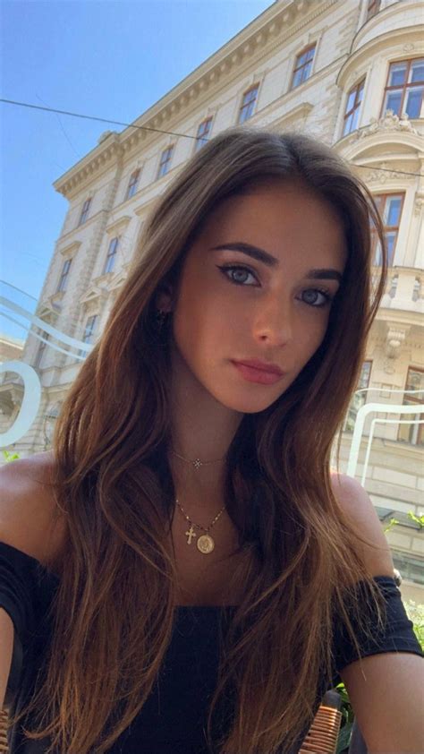 Renee Herbert R Prettygirls
