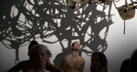 Culture Visite Naturiste Dun Musée Parisien Grand Succès Et Moment