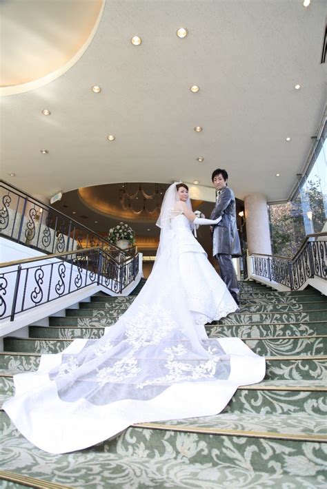 冬に婚礼を挙げられる新郎新婦様の前撮りの様子をチェック！ドレス撮影で人気のフェアリーウェイ ウェディングドレスでガーデン撮影も楽しめます♪ 宮の森迎賓館ウエディングblog