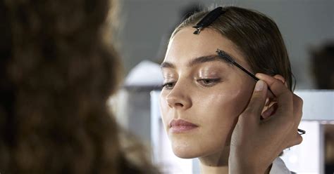 Los Mejores Fijadores De Cejas Definen Peinan Maquillan Y Agrandan