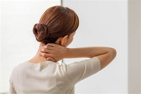 목 디스크 경추 추간판 탈출증 증상과 원인 And 예방법 닥터나우