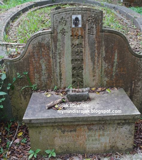 Madam Lim Bee Neo And Lee Siew Fong Mandai Columbarium