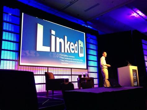 Linkedin Co Founder Shares Social Media Strategy With St Louis St