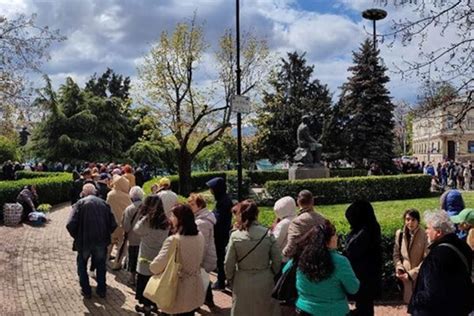 Опашка пред храма Света София заради мощите на св Георги Галерия