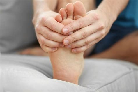 7 Gout Symptoms And Risk Factors You Should Know The Healthy