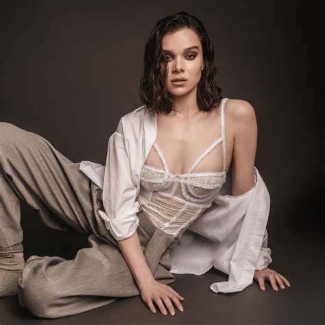 Hailee Steinfeld Wallpaper 4k Fashion Glamorous 5k