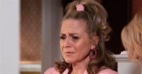 Bbc Eastenders Fans Work Out Linda Carter Will Move Out Of Queen Vic