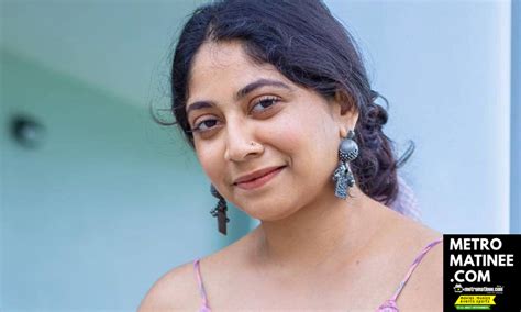 ഒറ്റയ്ക്ക് കുക്ക് ചെയ്തപ്പോഴാണ് അമ്മ എല്ലാം ഒറ്റയ്ക്കാണല്ലോ ഇതൊക്കെ