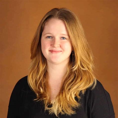 Erin Headshot Five Elements Salon And Day Spa