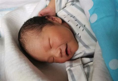 生孩子是一种什么体验？还原剖腹产生娃真实感受！ 知乎
