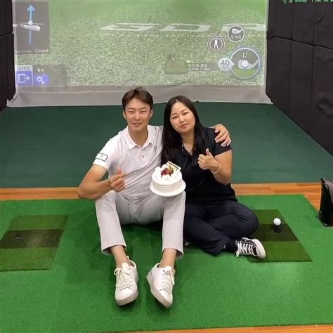 하나뿐인 내동생 생일 축하해🥳 Whph4eva 멀리와서 고생도 많고 힘들지 오빠 믿고 따라와줘서 너무 고맙고 노력해줘서 고마워~ 부모님을 비롯해서 우리를 응원해주시는