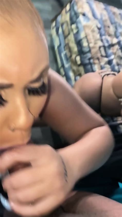 Simone Sucks A A Fan Off Eporner Simone Sucks A A Fan Off Eporner