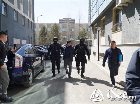 ФОТО “Алтайн хүдэр” ийн гүйцэтгэх захирал Х Бат Эрдэнээс тайлбар мэдүүлэг авахаар Эрүүгийн