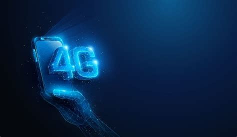 Low Poly 4g 모바일 네트워크 스마트폰을 손에 들고 있습니다 추상적 인 기하학적 그림 4 세대 무선 통신 하드웨어 기술 개념을 묘사 한 파란색 배경에 와이어 프레임