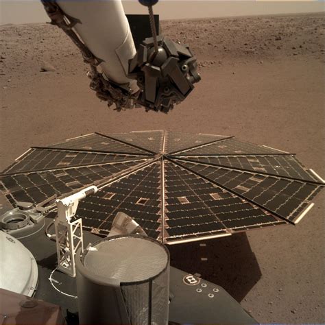 Nasas Insight Lander On Mars Just Snapped Awesome New Views Of Its Home Space