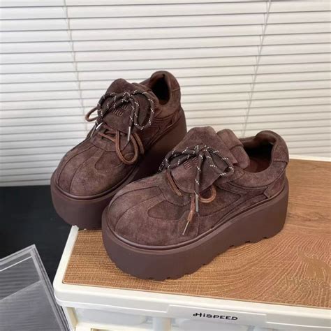 Кроссовки Женский Miu Miu Воловья кожа Бодибилдинг размер 34 Демисезон Шнурки Без каблука