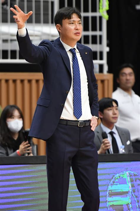 “우리 선수들 이기려는 마음 정말 크다···이두원 정말 잘했다” 공동 2위 점프 Kt 송영진 감독[ss수원in]