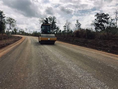 លោក ស្វាយ សំអ៊ាង សម្ពោធដាក់ឱ្យប្រើប្រាស់ផ្លូវ ១ខ្សែប្រវែងជាង ១០គ ម ក្នុងស្រុកបូរីអូស្វាយសែនជ័យ